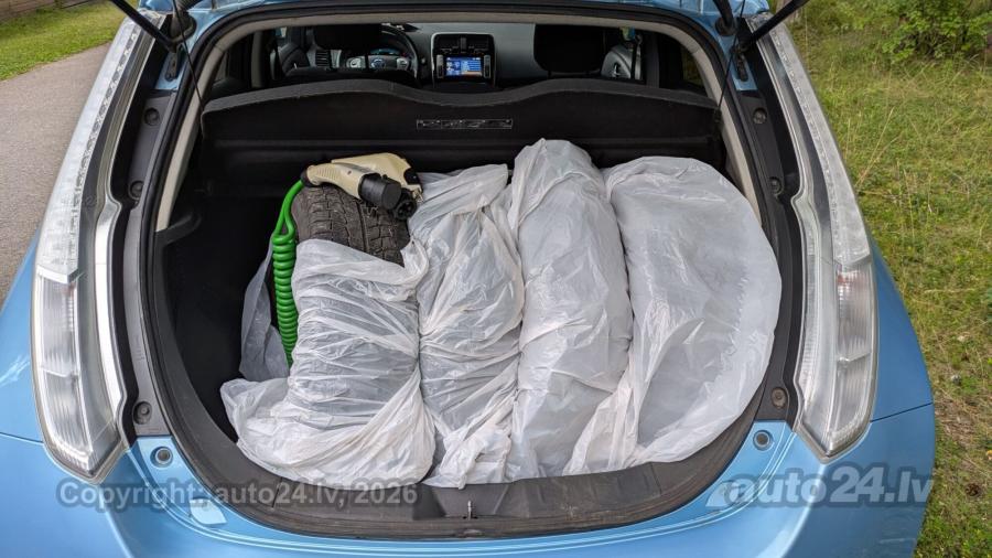Blue Nissan Leaf 2014 in Tallinn, with an engine capacity of 0.00 L and mileage of 85 thousand km for 3900 €, photo 6 on AUTOMOTO.COM.LV