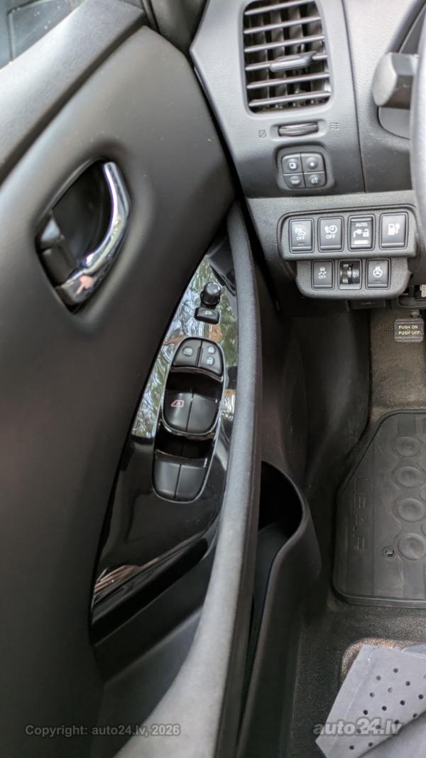 Blue Nissan Leaf 2014 in Tallinn, with an engine capacity of 0.00 L and mileage of 85 thousand km for 3900 €, photo 9 on AUTOMOTO.COM.LV