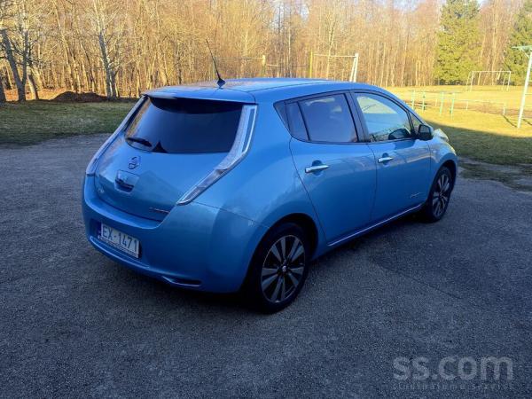 Zils Nissan Leaf 2016 Daugavpils, ar dzinēja tilpumu 0.00 L un nobraukumu 154 tūkst. km par 6850 €, foto 3 vietnē AUTOMOTO.COM.LV