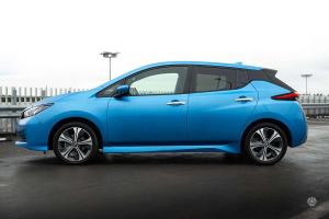 Zils Nissan Leaf 2021 Viļņa, ar dzinēja tilpumu 0.00 L un nobraukumu 51 tūkst. km par 13500 €, foto 2 vietnē AUTOMOTO.COM.LV