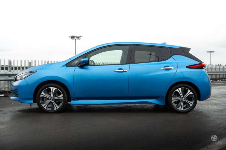 Zils Nissan Leaf 2021 Viļņa, ar dzinēja tilpumu 0.00 L un nobraukumu 51 tūkst. km par 13500 €, foto 2 vietnē AUTOMOTO.COM.LV