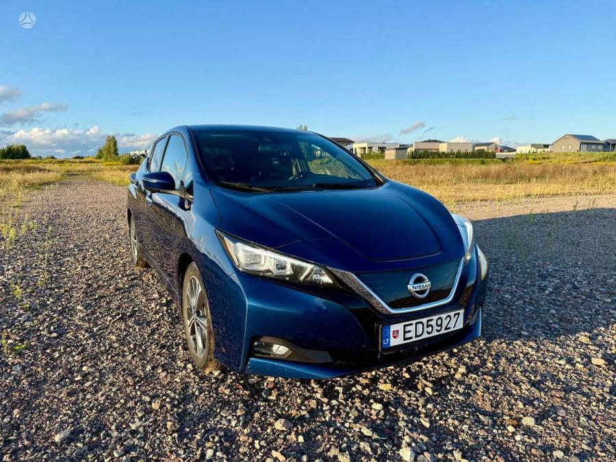 Blue Nissan Leaf 2021 in Vilnius, with an engine capacity of 0.00 L and mileage of 44 thousand km for 18500 €, photo 4 on AUTOMOTO.COM.LV