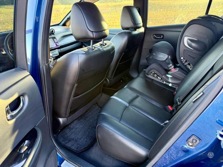 Blue Nissan Leaf 2021 in Vilnius, with an engine capacity of 0.00 L and mileage of 44 thousand km for 18500 €, photo 11 on AUTOMOTO.COM.LV