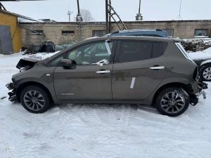Brown Nissan Leaf 2016 in Siauliai, with an engine capacity of 0.00 L and mileage of 77 thousand km for 2250 €, photo 4 on AUTOMOTO.COM.LV