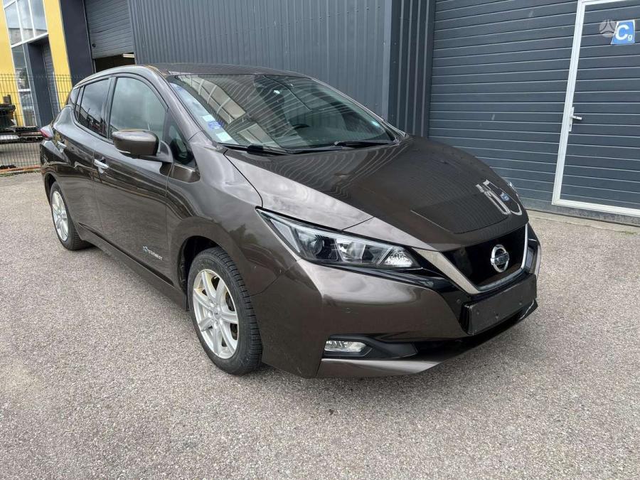 Brūns Nissan Leaf 2018 Alīta, ar dzinēja tilpumu 0.00 L un nobraukumu 152 tūkst. km par 7200 €, foto 1 vietnē AUTOMOTO.COM.LV
