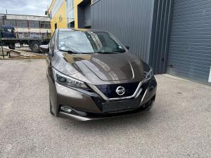 Brūns Nissan Leaf 2018 Alīta, ar dzinēja tilpumu 0.00 L un nobraukumu 152 tūkst. km par 7200 €, foto 3 vietnē AUTOMOTO.COM.LV