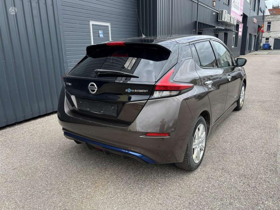 Brūns Nissan Leaf 2018 Alīta, ar dzinēja tilpumu 0.00 L un nobraukumu 152 tūkst. km par 7200 €, foto 8 vietnē AUTOMOTO.COM.LV