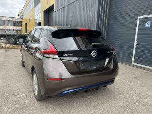 Brūns Nissan Leaf 2018 Alīta, ar dzinēja tilpumu 0.00 L un nobraukumu 152 tūkst. km par 7200 €, foto 10 vietnē AUTOMOTO.COM.LV