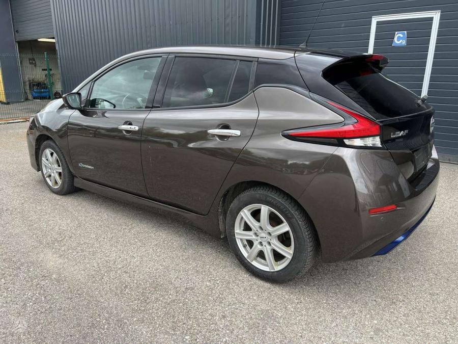 Brūns Nissan Leaf 2018 Alīta, ar dzinēja tilpumu 0.00 L un nobraukumu 152 tūkst. km par 7200 €, foto 11 vietnē AUTOMOTO.COM.LV