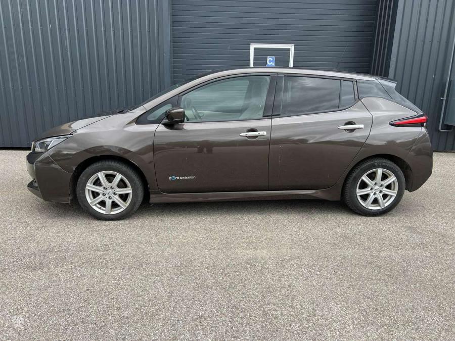 Brūns Nissan Leaf 2018 Alīta, ar dzinēja tilpumu 0.00 L un nobraukumu 152 tūkst. km par 7200 €, foto 12 vietnē AUTOMOTO.COM.LV