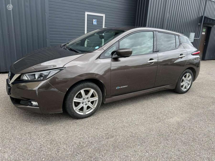 Brūns Nissan Leaf 2018 Alīta, ar dzinēja tilpumu 0.00 L un nobraukumu 152 tūkst. km par 7200 €, foto 14 vietnē AUTOMOTO.COM.LV