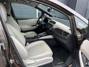 Brūns Nissan Leaf 2018 Alīta, ar dzinēja tilpumu 0.00 L un nobraukumu 152 tūkst. km par 7200 €, foto 22 vietnē AUTOMOTO.COM.LV
