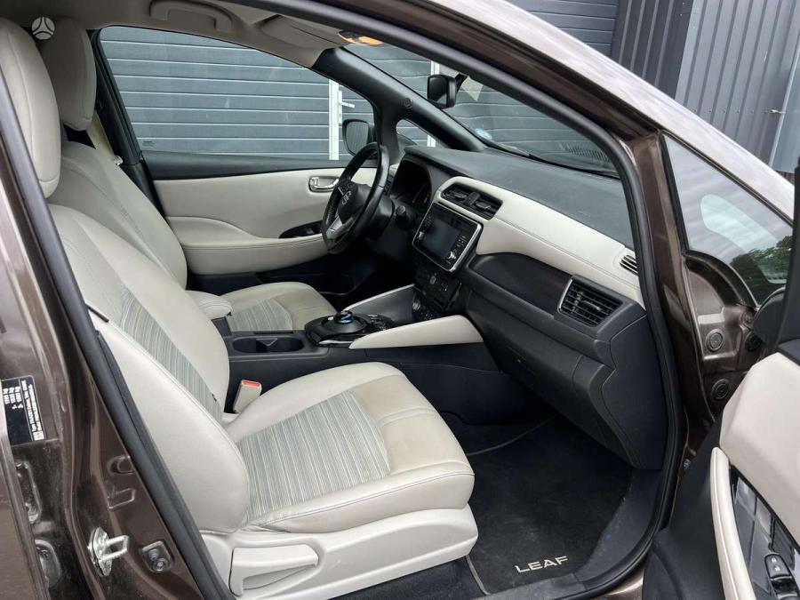Brūns Nissan Leaf 2018 Alīta, ar dzinēja tilpumu 0.00 L un nobraukumu 152 tūkst. km par 7200 €, foto 22 vietnē AUTOMOTO.COM.LV