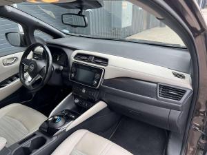 Brūns Nissan Leaf 2018 Alīta, ar dzinēja tilpumu 0.00 L un nobraukumu 152 tūkst. km par 7200 €, foto 23 vietnē AUTOMOTO.COM.LV