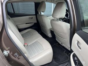 Brūns Nissan Leaf 2018 Alīta, ar dzinēja tilpumu 0.00 L un nobraukumu 152 tūkst. km par 7200 €, foto 25 vietnē AUTOMOTO.COM.LV