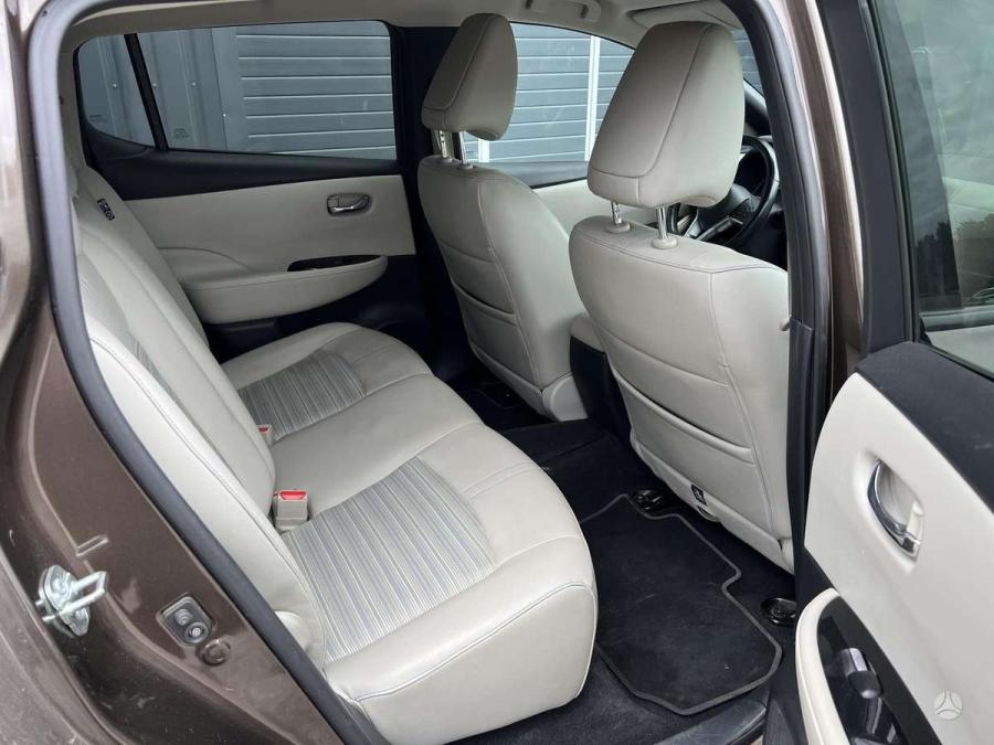 Brūns Nissan Leaf 2018 Alīta, ar dzinēja tilpumu 0.00 L un nobraukumu 152 tūkst. km par 7200 €, foto 25 vietnē AUTOMOTO.COM.LV