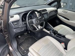 Brūns Nissan Leaf 2018 Alīta, ar dzinēja tilpumu 0.00 L un nobraukumu 152 tūkst. km par 7200 €, foto 26 vietnē AUTOMOTO.COM.LV