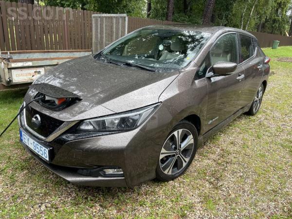 Brown Nissan Leaf 2018 in Riga, with an engine capacity of 0.00 L and mileage of 152 thousand km for 9700 €, photo 1 on AUTOMOTO.COM.LV