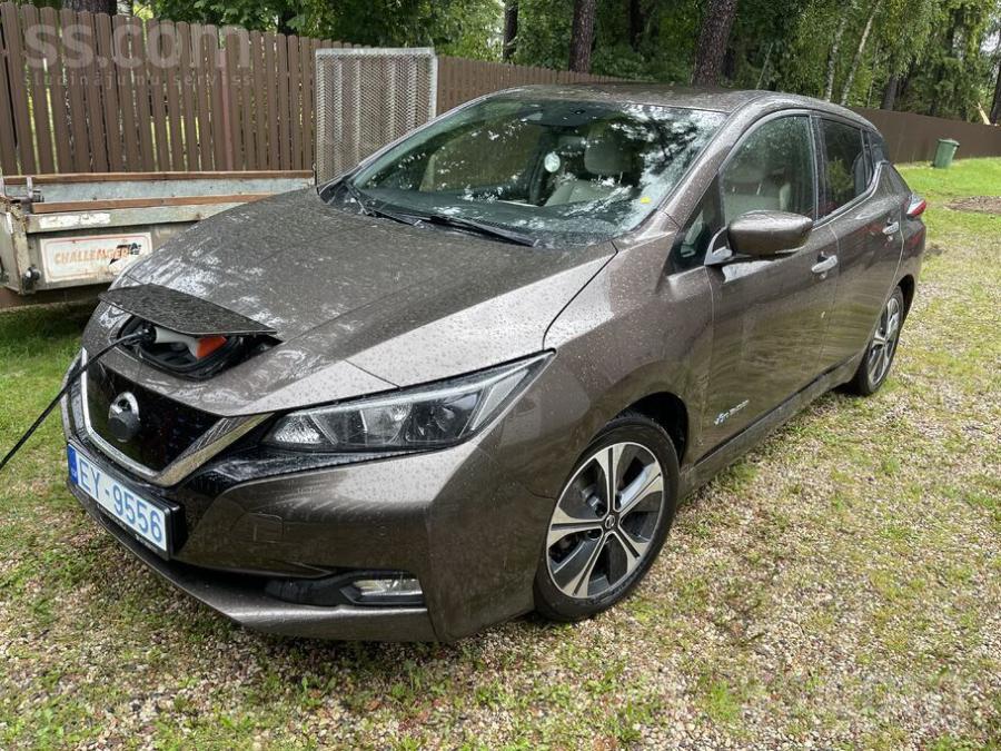 Brown Nissan Leaf 2018 in Riga, with an engine capacity of 0.00 L and mileage of 152 thousand km for 9700 €, photo 1 on AUTOMOTO.COM.LV