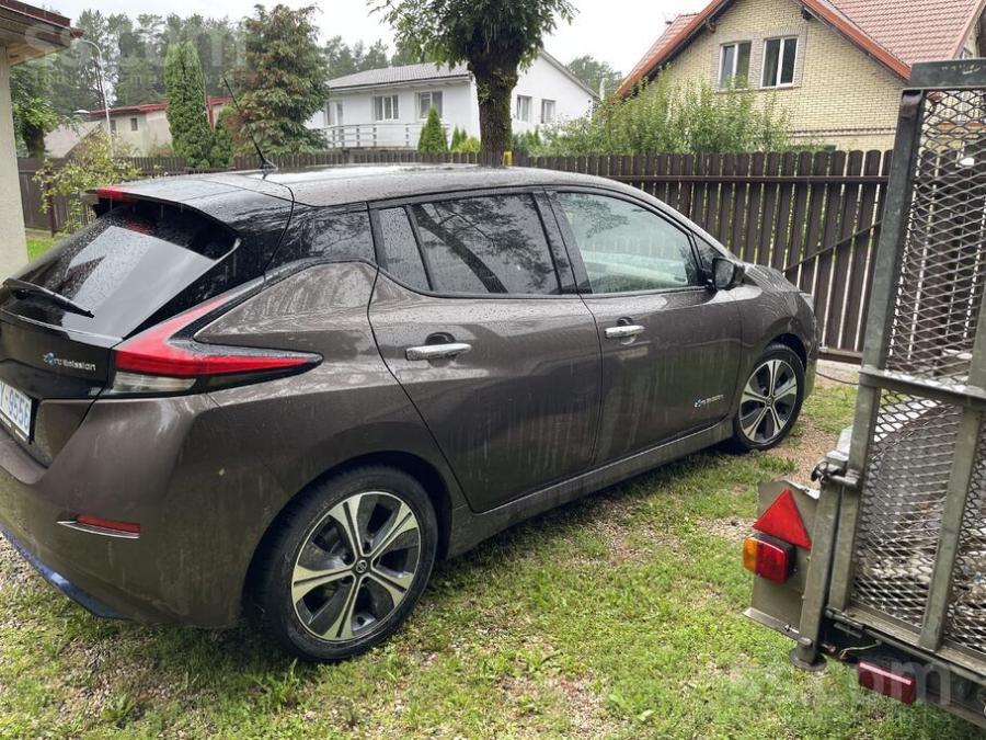 Brown Nissan Leaf 2018 in Riga, with an engine capacity of 0.00 L and mileage of 152 thousand km for 9700 €, photo 3 on AUTOMOTO.COM.LV