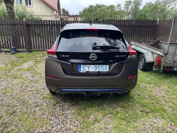 Brown Nissan Leaf 2018 in Riga, with an engine capacity of 0.00 L and mileage of 152 thousand km for 9700 €, photo 3 on AUTOMOTO.COM.LV
