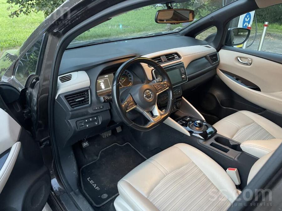 Brown Nissan Leaf 2018 in Riga, with an engine capacity of 0.00 L and mileage of 152 thousand km for 9700 €, photo 6 on AUTOMOTO.COM.LV