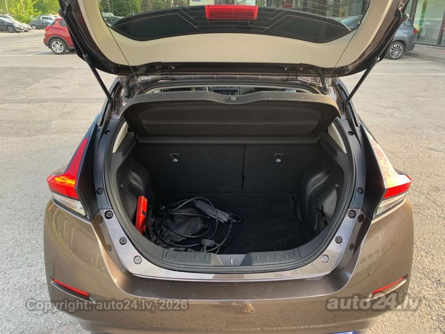 Brown Nissan Leaf 2021 in Tallinn, with an engine capacity of 0.00 L and mileage of 53 thousand km for 14900 €, photo 10 on AUTOMOTO.COM.LV