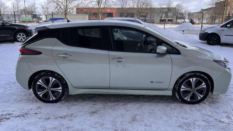 Green Nissan Leaf 2018 in Klaipeda, with an engine capacity of 0.00 L and mileage of 180 thousand km for 10900 €, photo 14 on AUTOMOTO.COM.LV