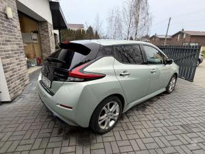 Green Nissan Leaf 2020 in Kaunas, with an engine capacity of 0.00 L and mileage of 85 thousand km for 11900 €, photo 5 on AUTOMOTO.COM.LV