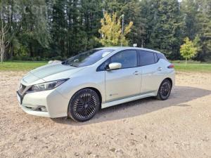 Green Nissan Leaf 2018 in Riga, with an engine capacity of 0.00 L and mileage of 113 thousand km for 11700 €, photo 3 on AUTOMOTO.COM.LV