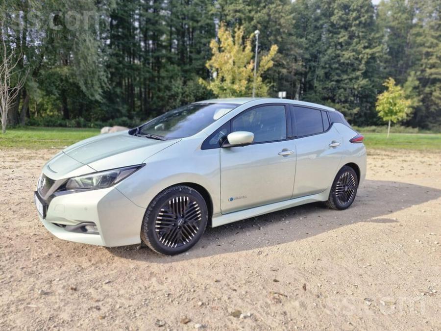 Green Nissan Leaf 2018 in Riga, with an engine capacity of 0.00 L and mileage of 113 thousand km for 11700 €, photo 3 on AUTOMOTO.COM.LV