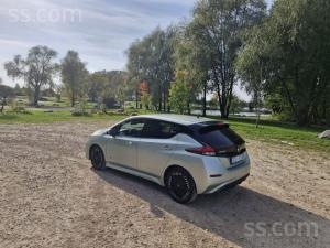Green Nissan Leaf 2018 in Riga, with an engine capacity of 0.00 L and mileage of 113 thousand km for 11700 €, photo 5 on AUTOMOTO.COM.LV