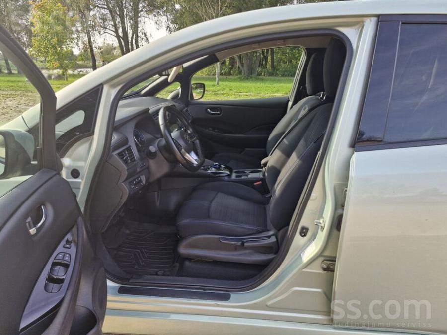 Green Nissan Leaf 2018 in Riga, with an engine capacity of 0.00 L and mileage of 113 thousand km for 11700 €, photo 7 on AUTOMOTO.COM.LV