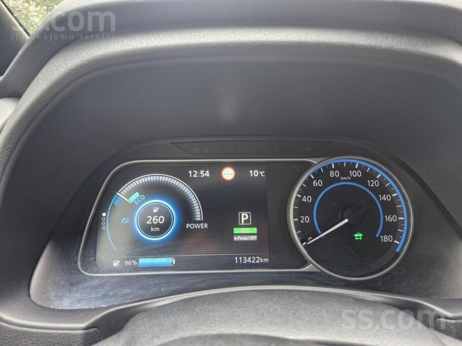Green Nissan Leaf 2018 in Riga, with an engine capacity of 0.00 L and mileage of 113 thousand km for 11700 €, photo 12 on AUTOMOTO.COM.LV