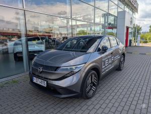 Pelēks Nissan Leaf 2026 Viļņa, ar dzinēja tilpumu 0.00 L un nobraukumu 0 tūkst. km par 40890 €, foto  vietnē AUTOMOTO.COM.LV