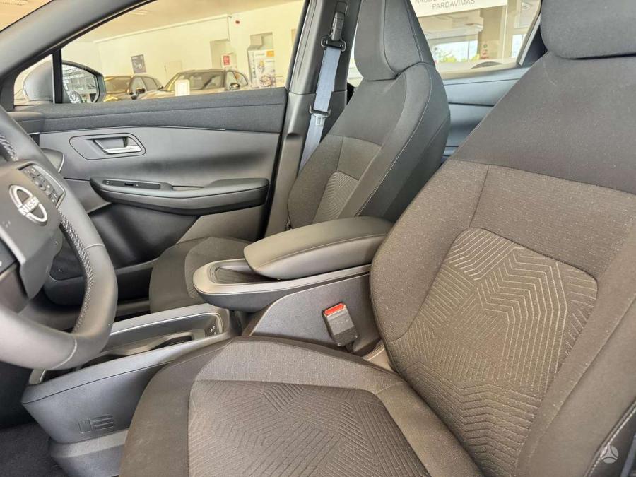 Grey Nissan Leaf 2026 in Siauliai, with an engine capacity of 0.00 L and mileage of 0 thousand km for 40890 €, photo 18 on AUTOMOTO.COM.LV