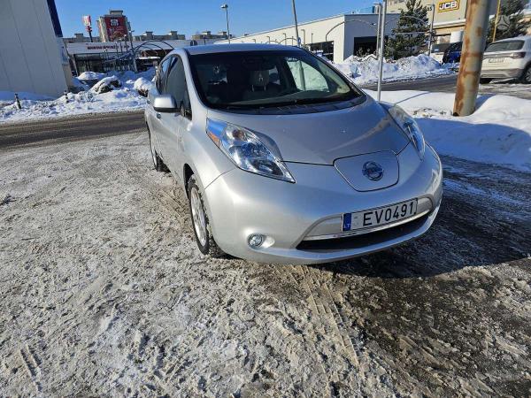 Pelēks Nissan Leaf 2012 Kauņa, ar dzinēja tilpumu 0.00 L un nobraukumu 135 tūkst. km par 1999 €, foto 6 vietnē AUTOMOTO.COM.LV