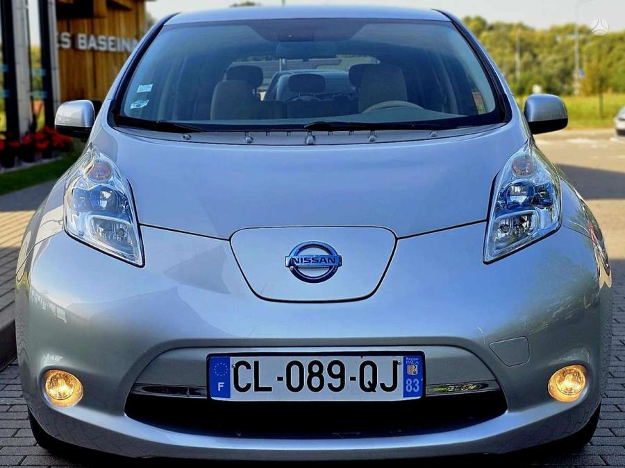 Grey Nissan Leaf 2012 in Taurage, with an engine capacity of 0.00 L and mileage of 149 thousand km for 3500 €, photo 3 on AUTOMOTO.COM.LV