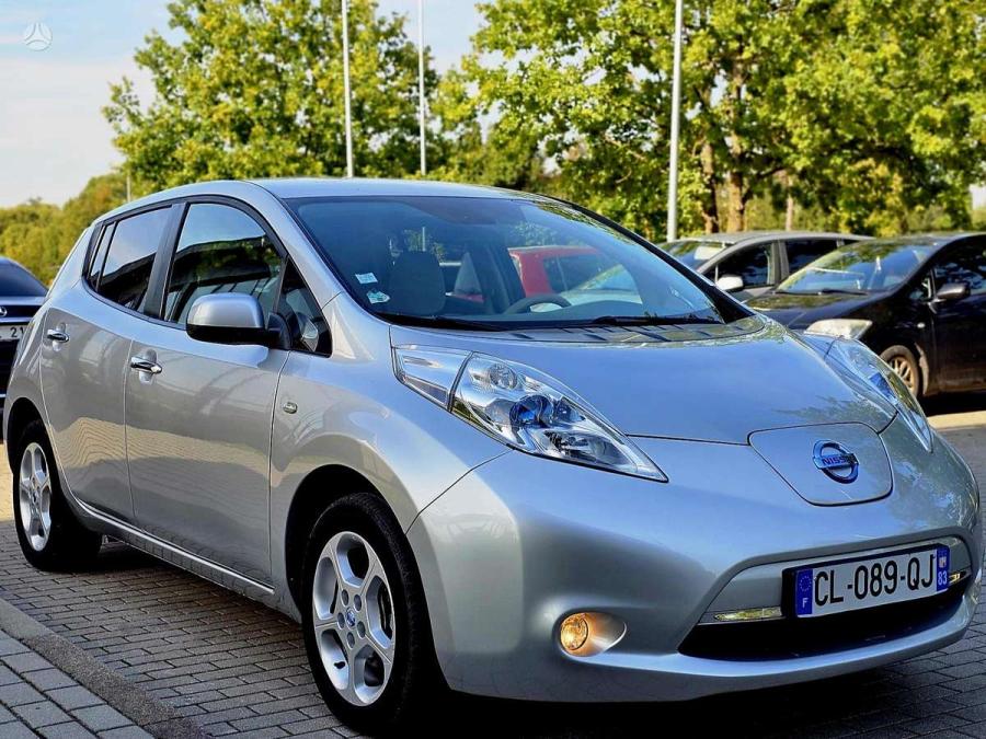 Grey Nissan Leaf 2012 in Taurage, with an engine capacity of 0.00 L and mileage of 149 thousand km for 3500 €, photo 4 on AUTOMOTO.COM.LV