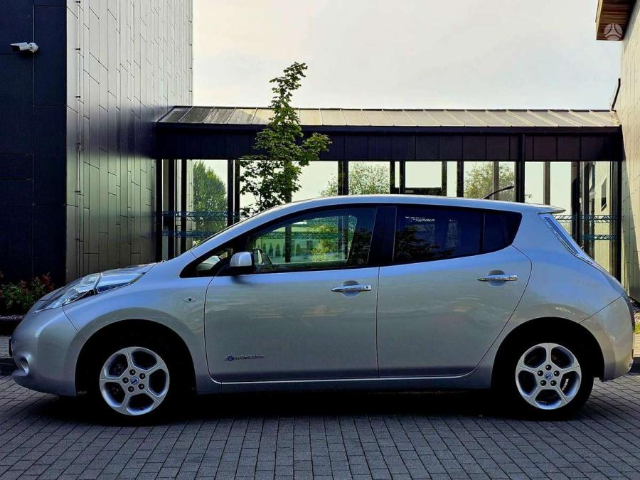 Grey Nissan Leaf 2012 in Taurage, with an engine capacity of 0.00 L and mileage of 149 thousand km for 3500 €, photo 5 on AUTOMOTO.COM.LV