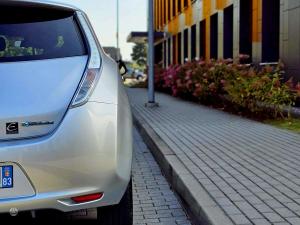 Grey Nissan Leaf 2012 in Taurage, with an engine capacity of 0.00 L and mileage of 149 thousand km for 3500 €, photo 11 on AUTOMOTO.COM.LV