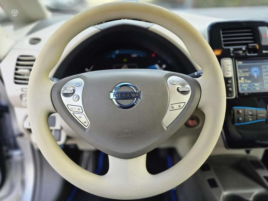 Grey Nissan Leaf 2012 in Taurage, with an engine capacity of 0.00 L and mileage of 149 thousand km for 3500 €, photo 18 on AUTOMOTO.COM.LV