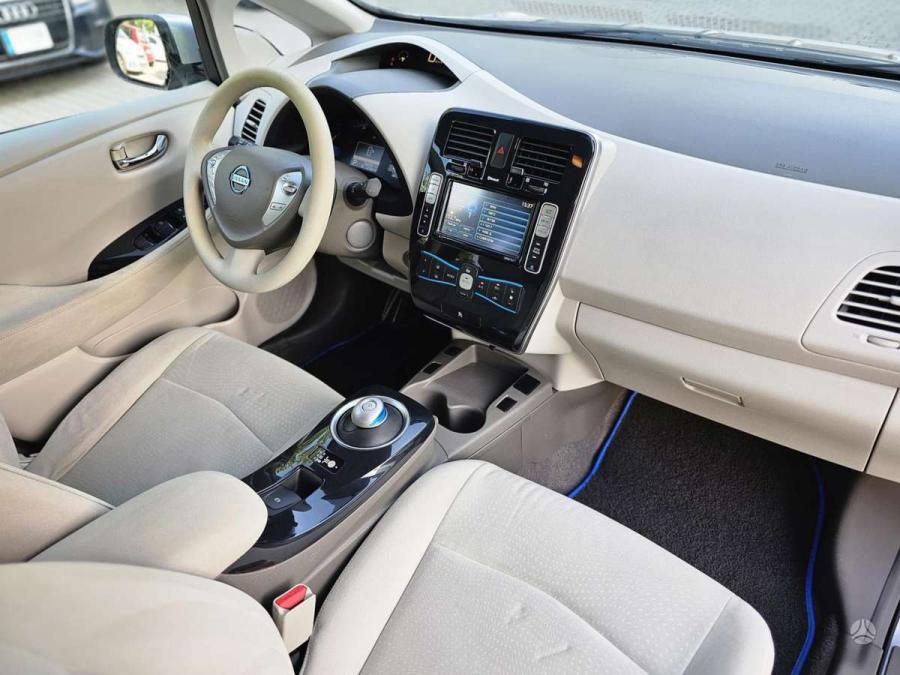 Grey Nissan Leaf 2012 in Taurage, with an engine capacity of 0.00 L and mileage of 149 thousand km for 3500 €, photo 20 on AUTOMOTO.COM.LV