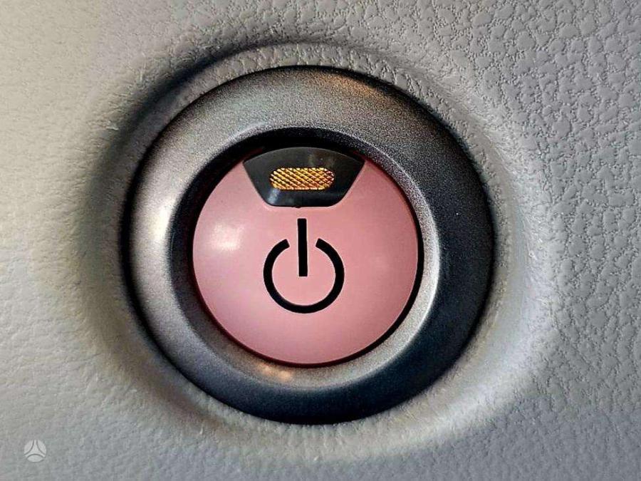 Grey Nissan Leaf 2012 in Taurage, with an engine capacity of 0.00 L and mileage of 149 thousand km for 3500 €, photo 29 on AUTOMOTO.COM.LV
