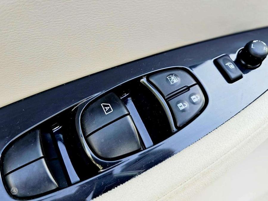 Grey Nissan Leaf 2012 in Taurage, with an engine capacity of 0.00 L and mileage of 149 thousand km for 3500 €, photo 30 on AUTOMOTO.COM.LV