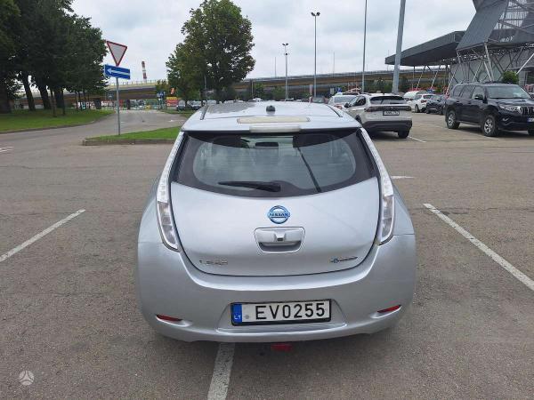 Grey Nissan Leaf 2012 in Klaipeda, with an engine capacity of 0.00 L and mileage of 175 thousand km for 3300 €, photo 5 on AUTOMOTO.COM.LV