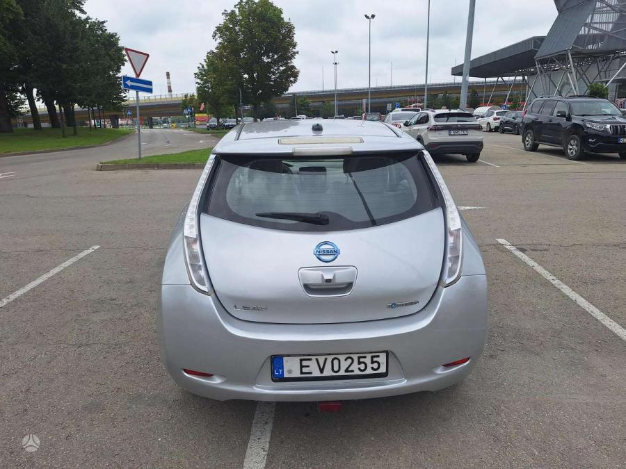 Grey Nissan Leaf 2012 in Klaipeda, with an engine capacity of 0.00 L and mileage of 175 thousand km for 3300 €, photo 6 on AUTOMOTO.COM.LV