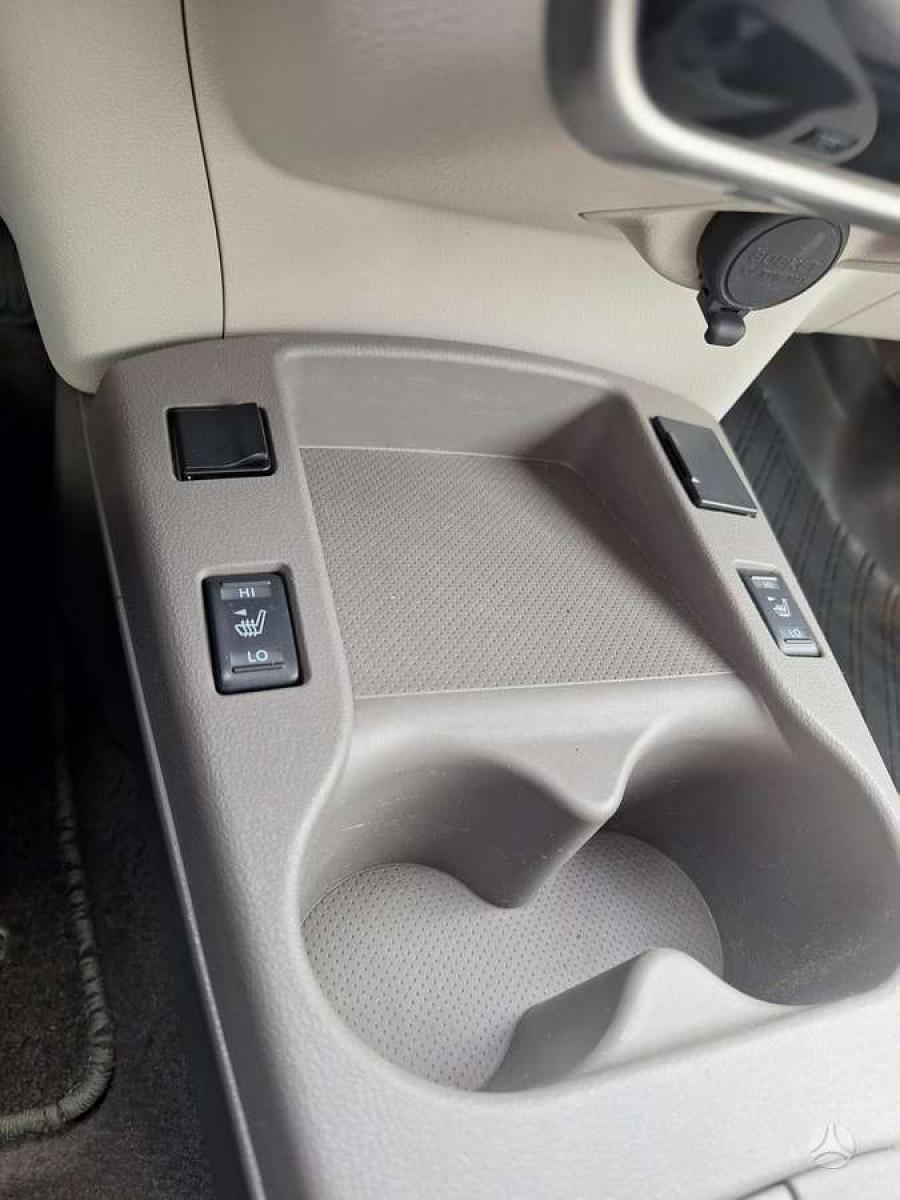 Grey Nissan Leaf 2012 in Klaipeda, with an engine capacity of 0.00 L and mileage of 175 thousand km for 3300 €, photo 16 on AUTOMOTO.COM.LV