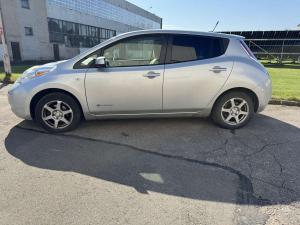 Grey Nissan Leaf 2012 in Kaunas, with an engine capacity of 0.00 L and mileage of 139 thousand km for 3300 €, photo 3 on AUTOMOTO.COM.LV
