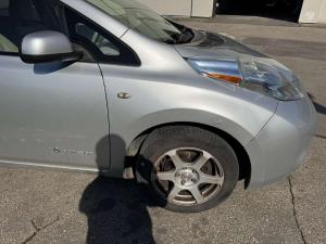 Grey Nissan Leaf 2012 in Kaunas, with an engine capacity of 0.00 L and mileage of 139 thousand km for 3300 €, photo 9 on AUTOMOTO.COM.LV
